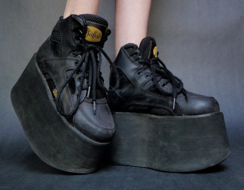 A Look at Some of the Latest Fashionable Platform Shoe Trends – The ...