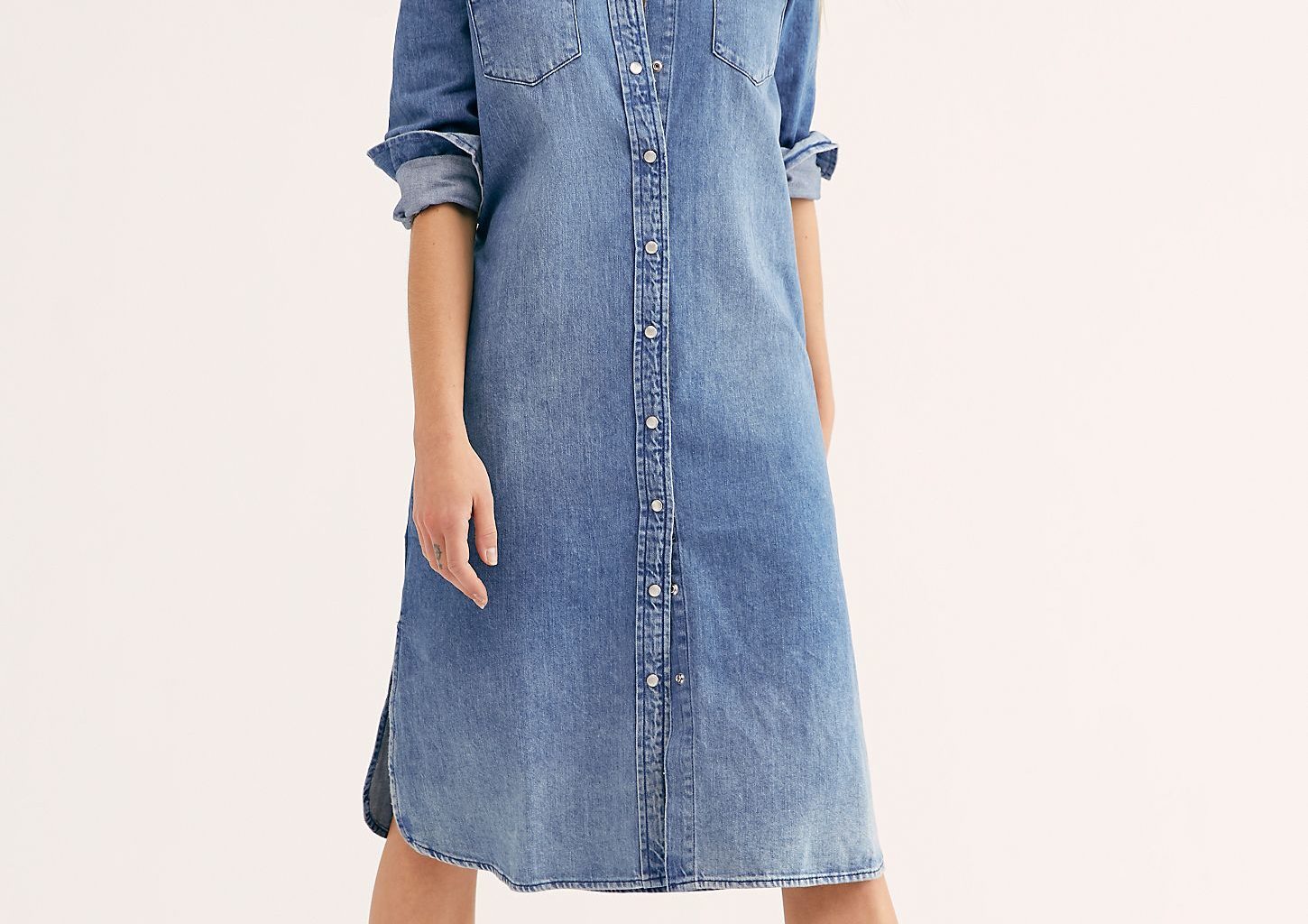 How to Wear a Denim Midi Dress For the Perfect Fashion Outfit – The ...